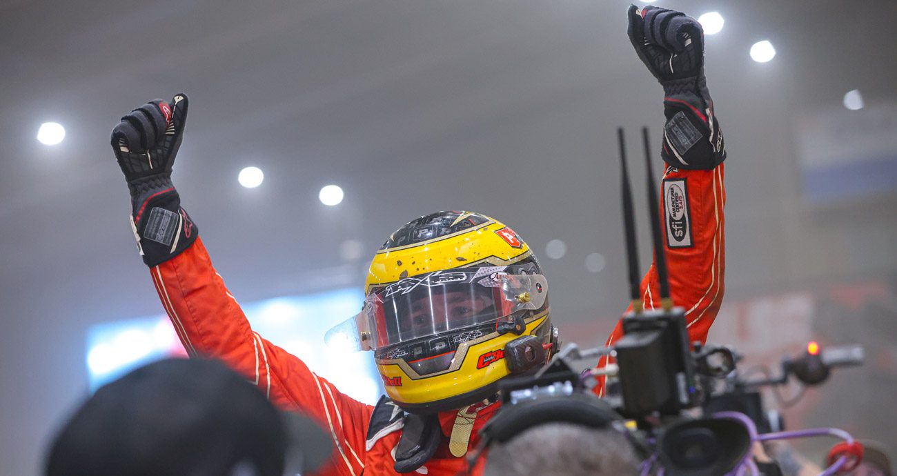 Full highlights: Christopher Bell, Kyle Larson go head-to-head for win ...